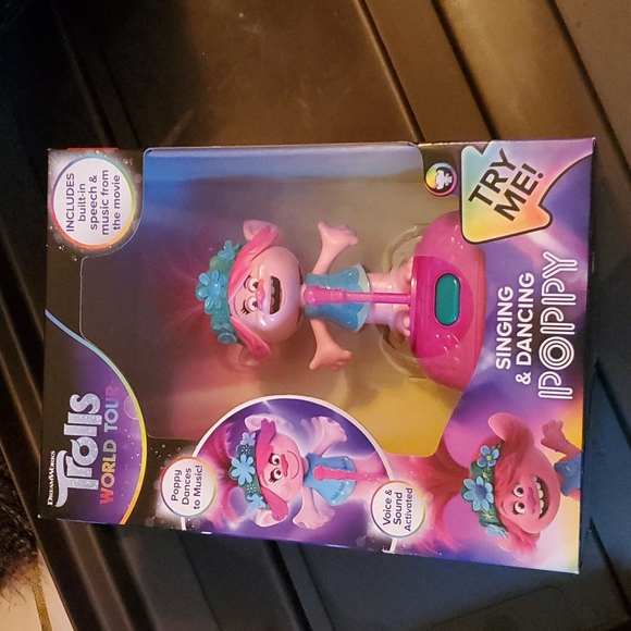 Trolls | Toys | Trolls New Singing And Dancing Trolls Poppy Toy Closet ...